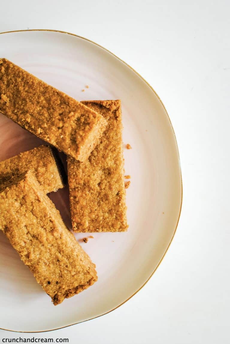 Easy Chai-Spiced Shortbread Cookies - Crunch & Cream